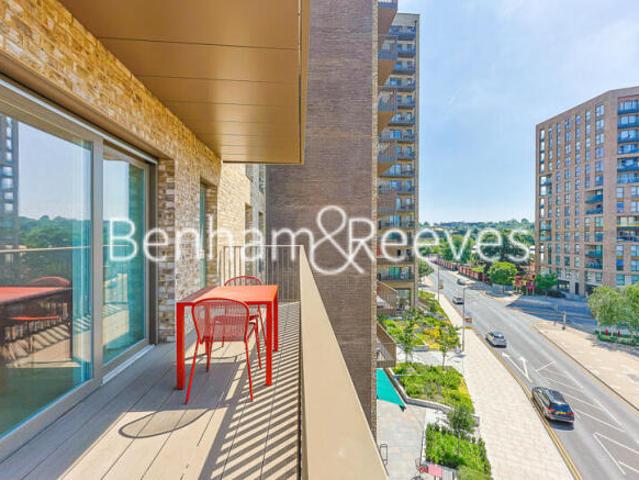 3 bedroom apartment for rent in Draycote House, Caversham Road, NW9