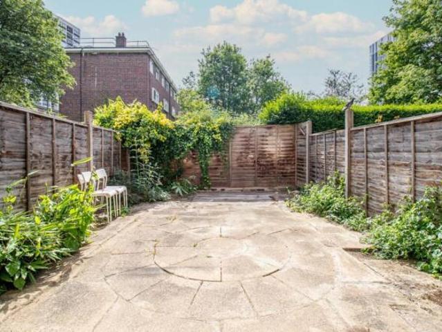 3 bedroom apartment for rent in Evelyn Walk, Shoreditch, N1