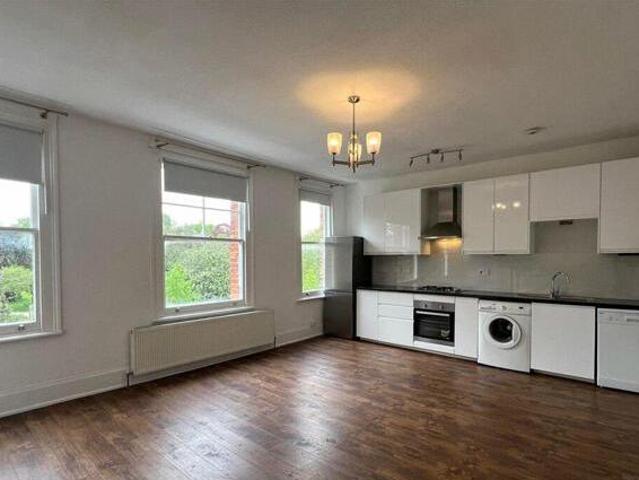 3 Bedroom Apartment For Rent In Ealing