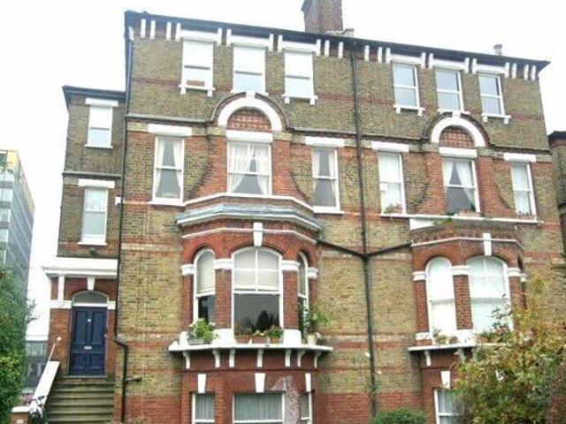 3 Bedroom Apartment For Rent In Ealing