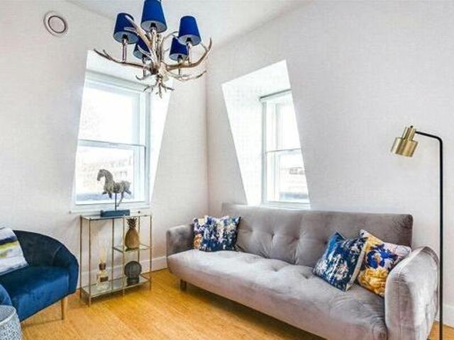 3 Bedroom Apartment For Rent In Earls Court, London