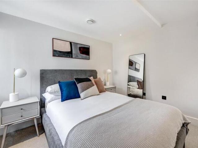 3 bedroom apartment for rent in Ebury Mews, London, SW1W