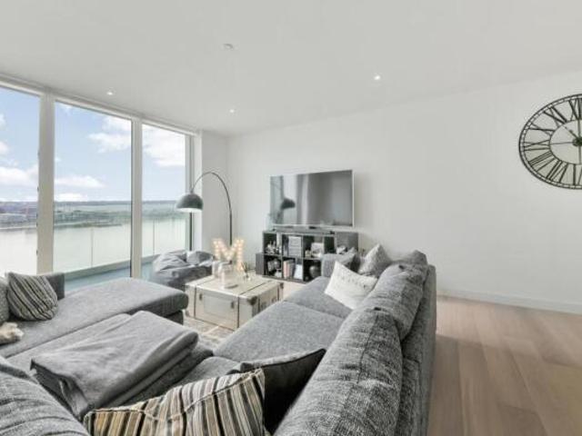 3 bedroom apartment for rent in Echo Court, Royal Wharf, London, E16