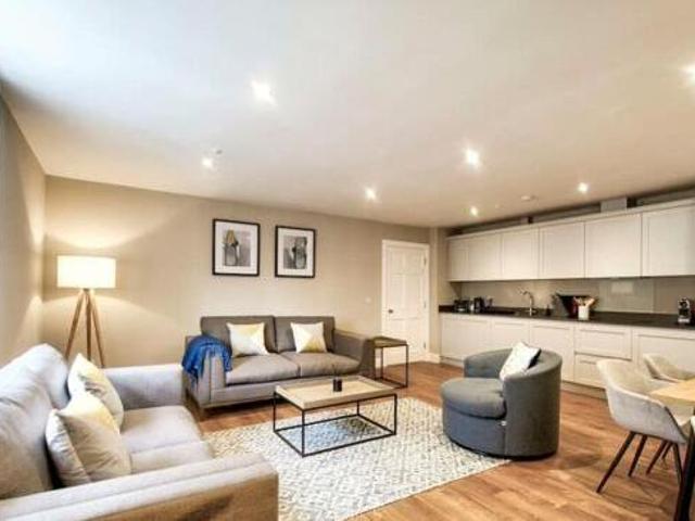 3 Bedroom Apartment For Rent In Edinburgh, Midlothian