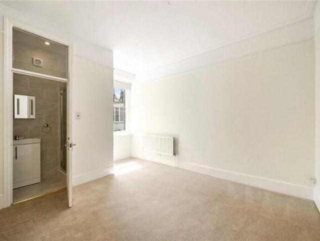 3 bedroom apartment for rent in Elgin Crescent, London, W11