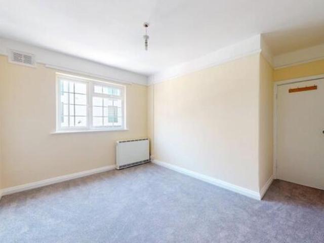 3 bedroom apartment for rent in Elms Parade, Botley, OX2