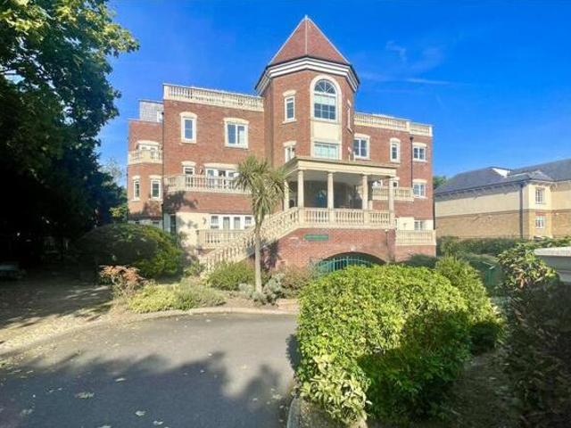 3 Bedroom Apartment For Rent In Enfield