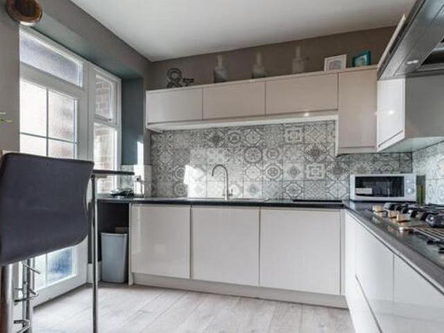 3 Bedroom Apartment For Rent In Eskdale Terrace