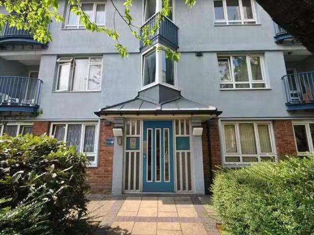 3 bedroom apartment for rent in Essington Street, Birmingham.