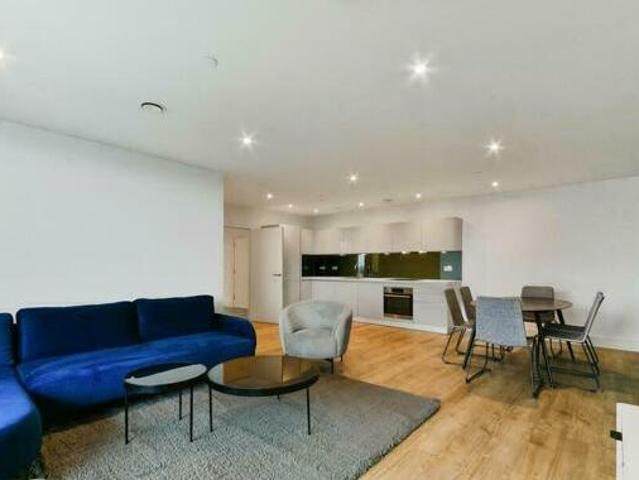 3 Bedroom Apartment For Rent In Fairfield Avenue, Staines