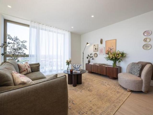 3 bedroom apartment for rent in Ferry Island Related Argent, N17