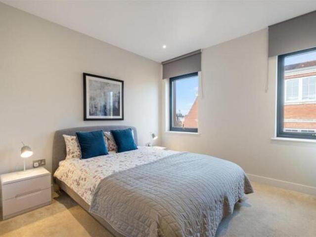 3 bedroom apartment for rent in Finchley Road, Hamptead, London, NW3