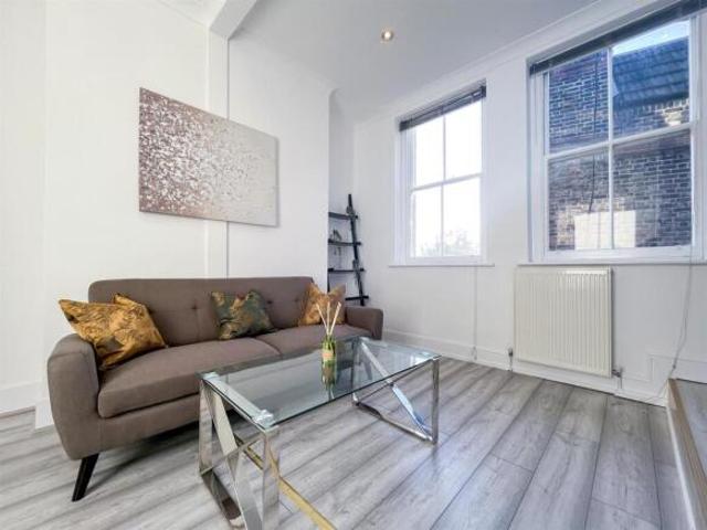3 bedroom apartment for rent in Finchley Road, Swiss Cottage, NW3