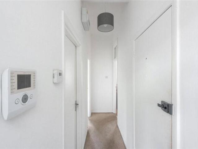 3 bedroom apartment for rent in Finsbury Park Road, London, N4