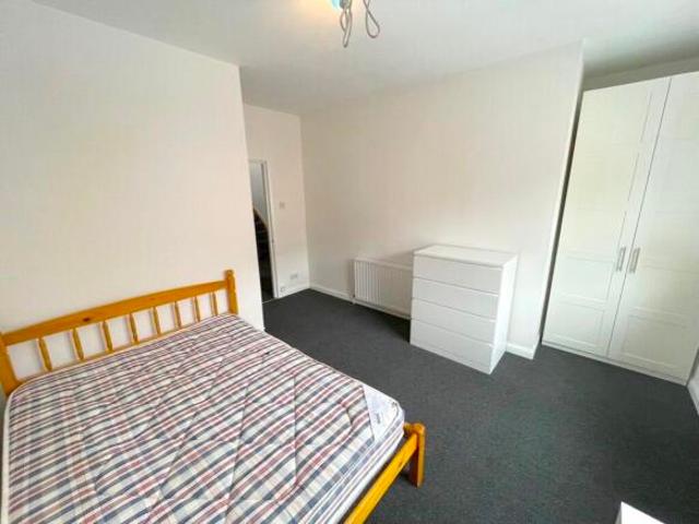 3 bedroom apartment for rent in Flat 3, 34 40 Holland Road, Sheffield, S2 4UT, S2