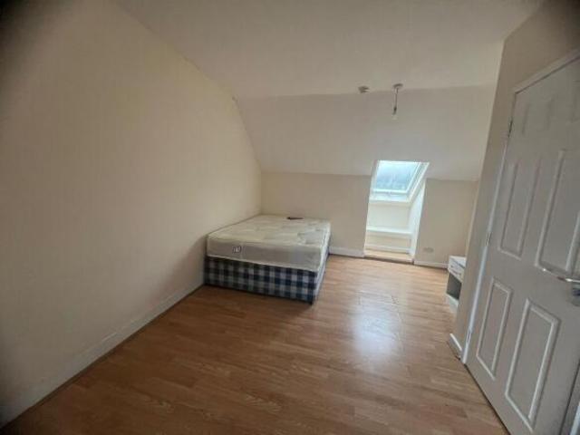 3 bedroom apartment for rent in Flat, Dumfries Street, Luton, LU1