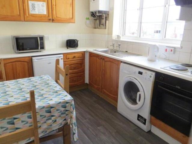 3 bedroom apartment for rent in Fore Street, Exeter, Devon, EX4