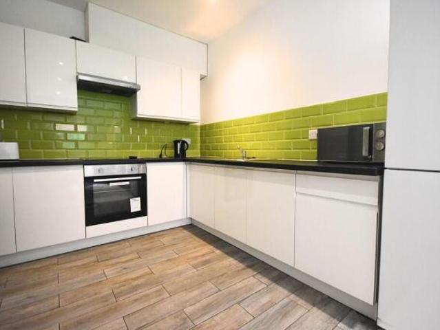 3 bedroom apartment for rent in Forest Road West, Arboretum, NG7