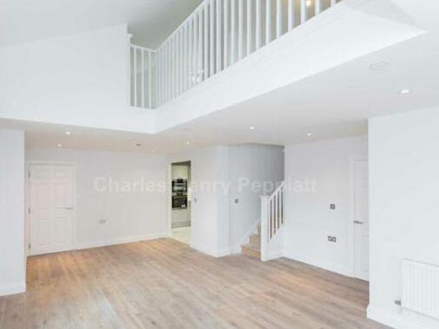 3 Bedroom Apartment For Rent In Friern Barnet