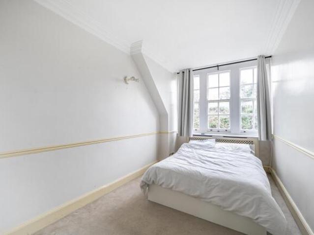 3 bedroom flat for rent in Frognal, London, NW3