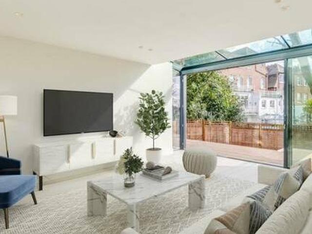 3 bedroom apartment for rent in Frognal Lane Hampstead London NW3