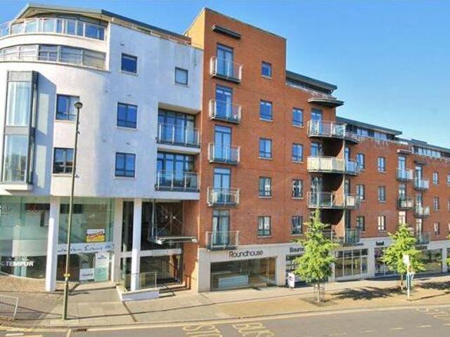 3 Bedroom Apartment For Rent In Guildford, Surrey