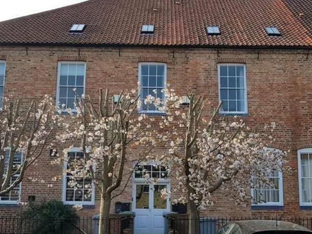 3 bedroom apartment for rent in Guildhall Street Newark NG24