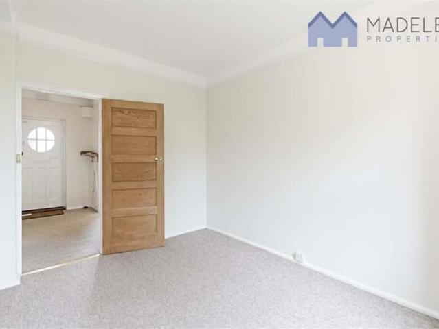 3 bedroom apartment for rent in Gordon House, Western Avenue, W5
