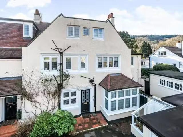 3 bedroom apartment for rent in Gorseway, Convent Road, Sidmou.