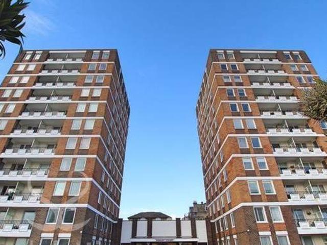 3 bedroom apartment for rent in Grand Avenue Hove BN3