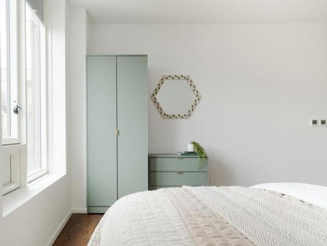 3 bedroom apartment for rent in Gransden Avenue, London, E8