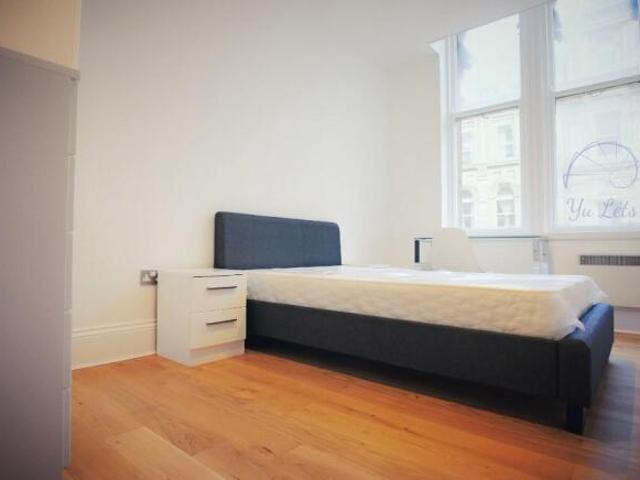 3 bedroom apartment for rent in Grainger Street, Newcastle Upon Tyne, NE1