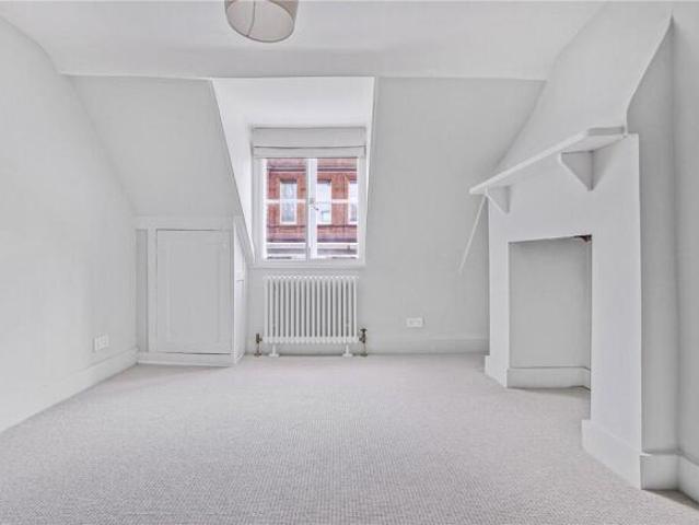 3 bedroom apartment for rent in Great Ormond Street, London, WC1N
