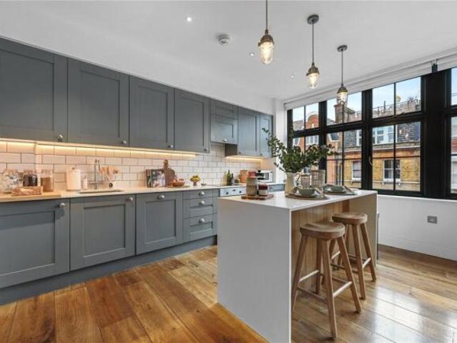 3 bedroom apartment for rent in Great Titchfield Street, London, W1W