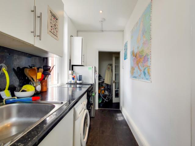 3 bedroom apartment for rent in Green Lanes, London, N4