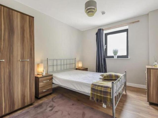 3 bedroom apartment for rent in Greenhouse, Leeds, LS11