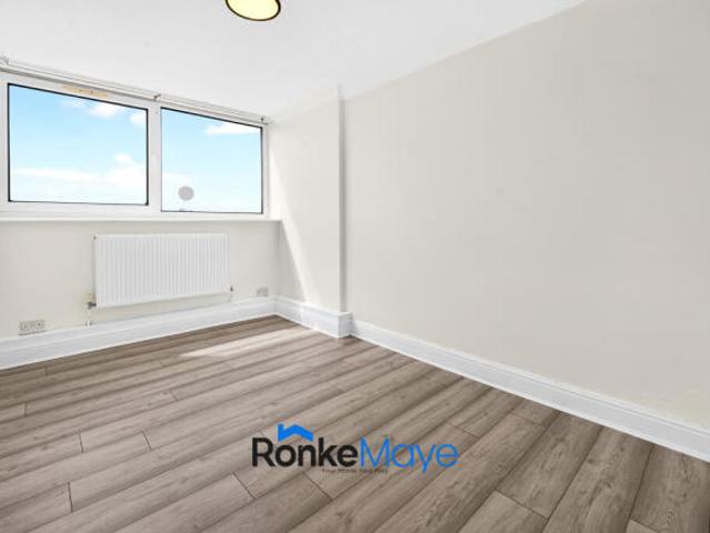3 bedroom apartment for rent in Greenwich Heights, Master Gunner Place, Woolwich, Greenwich, SE18