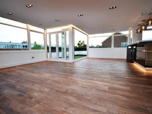 3 bedroom apartment for rent in Hutton Road, Shenfield, Brentwood, Essex, CM15
