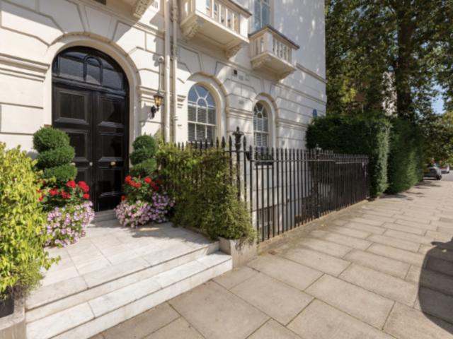 3 bedroom apartment for rent in Hyde Park Street, London, W2