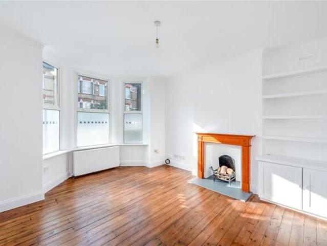 3 bedroom apartment for rent in Hainthorpe Road, West Norwood, London, SE27