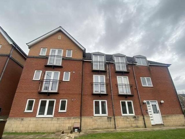 3 bedroom apartment for rent in Halliard Court CF10