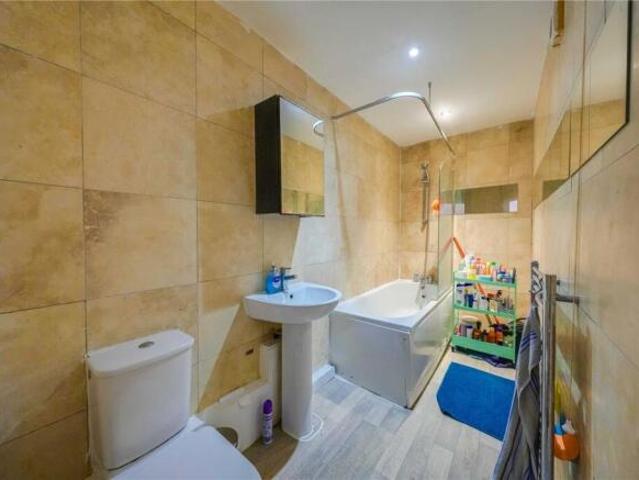3 bedroom apartment for rent in Hazelville Road, Archway, London, N19