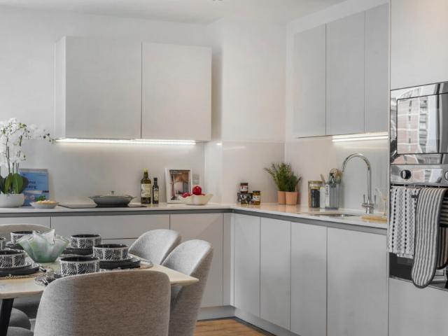 3 bedroom apartment for rent in Hearth, M5