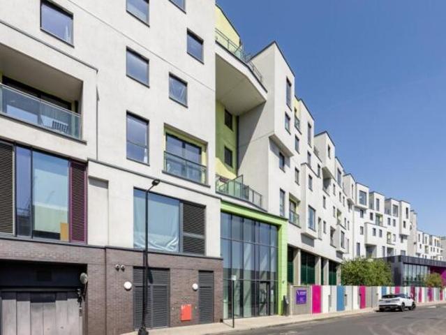 3 bedroom apartment for rent in Hepburn House, London SE16
