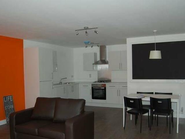 3 bedroom apartment for rent in High Street Southampton SO14