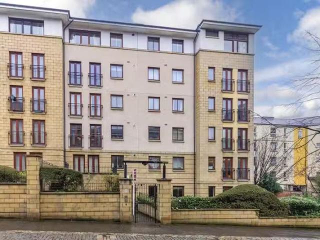 3 bedroom apartment for rent in High Riggs, Edinburgh, EH3
