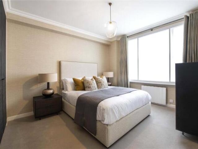 3 bedroom apartment for rent in Hill Street, Mayfair, London, W1J