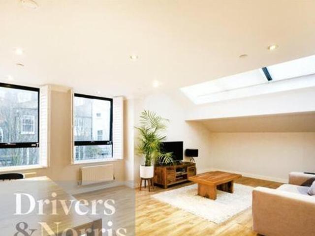 3 Bedroom Apartment For Rent In Holloway, London