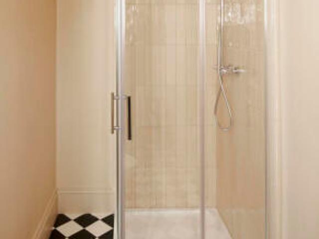 3 bedroom apartment for rent in Hope Street Triplex Apartments, L1