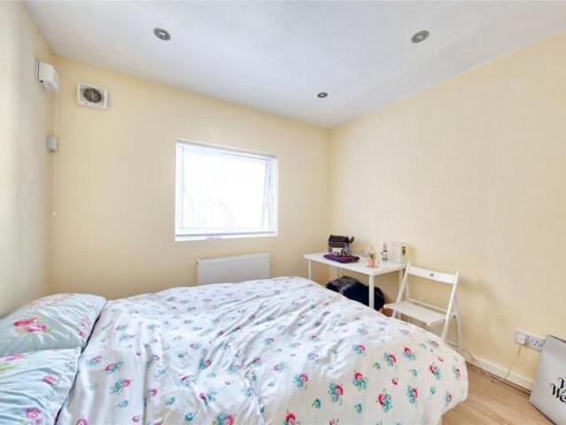 3 bedroom apartment for rent in Howards Yard, SW18